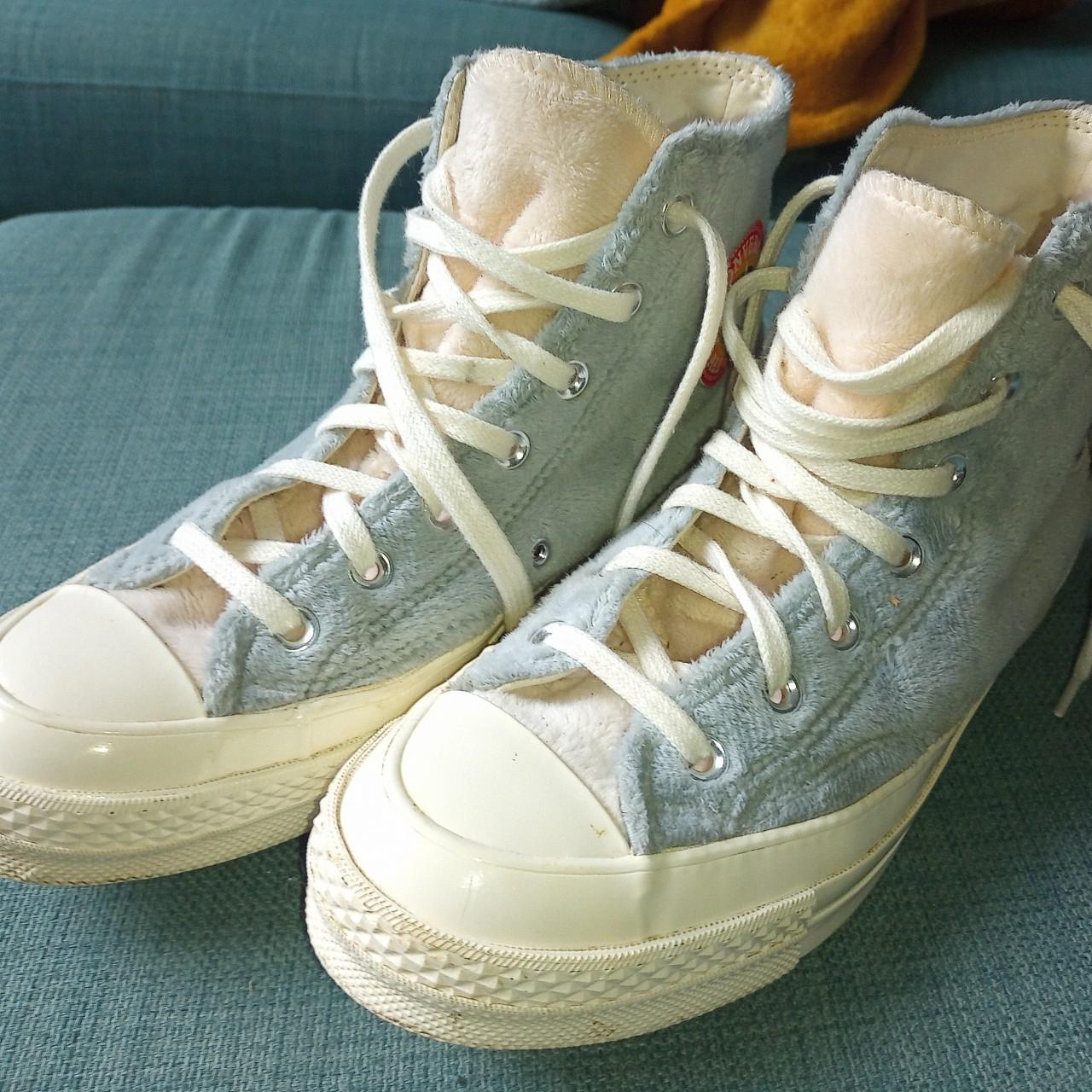 Converse Women's Bugs Bunny Trainers - Depop