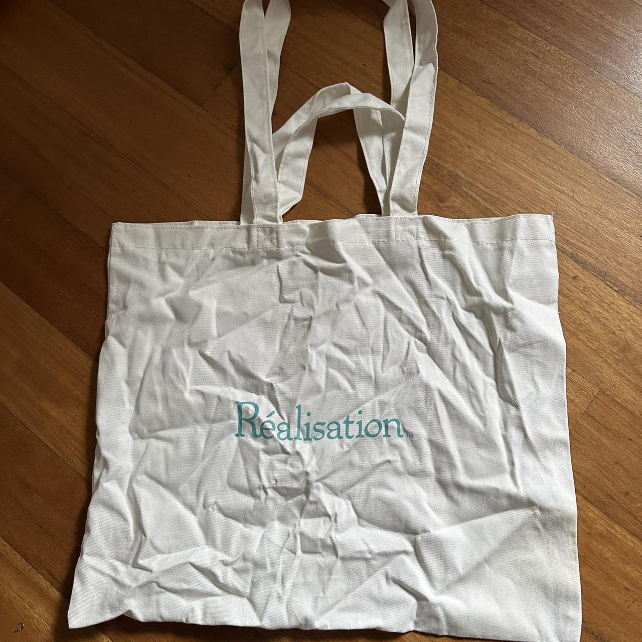 Realisation par tote bag - Depop