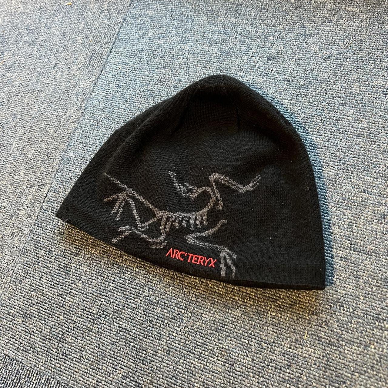 Arc’teryx Bird Head Toque Beanie Skully Black/Red... - Depop