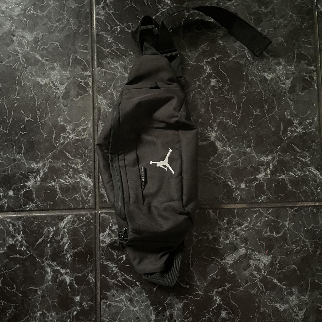 jordan fanny pack zipper 7/10 - Depop