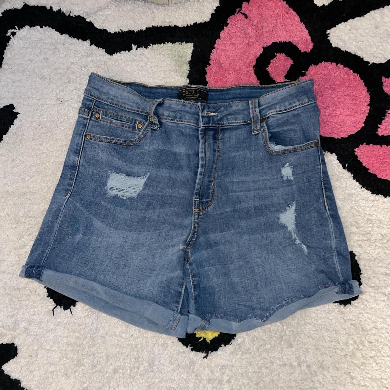 I think theses are mom shorts fit a bit tighter... - Depop