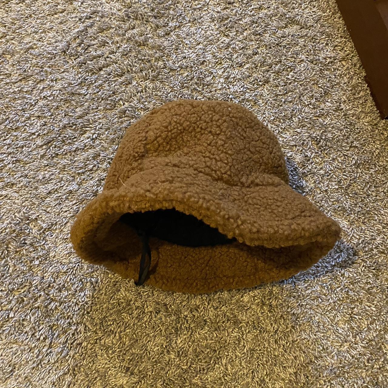 Brown sherpa bucket hat Never been worn, just been... - Depop