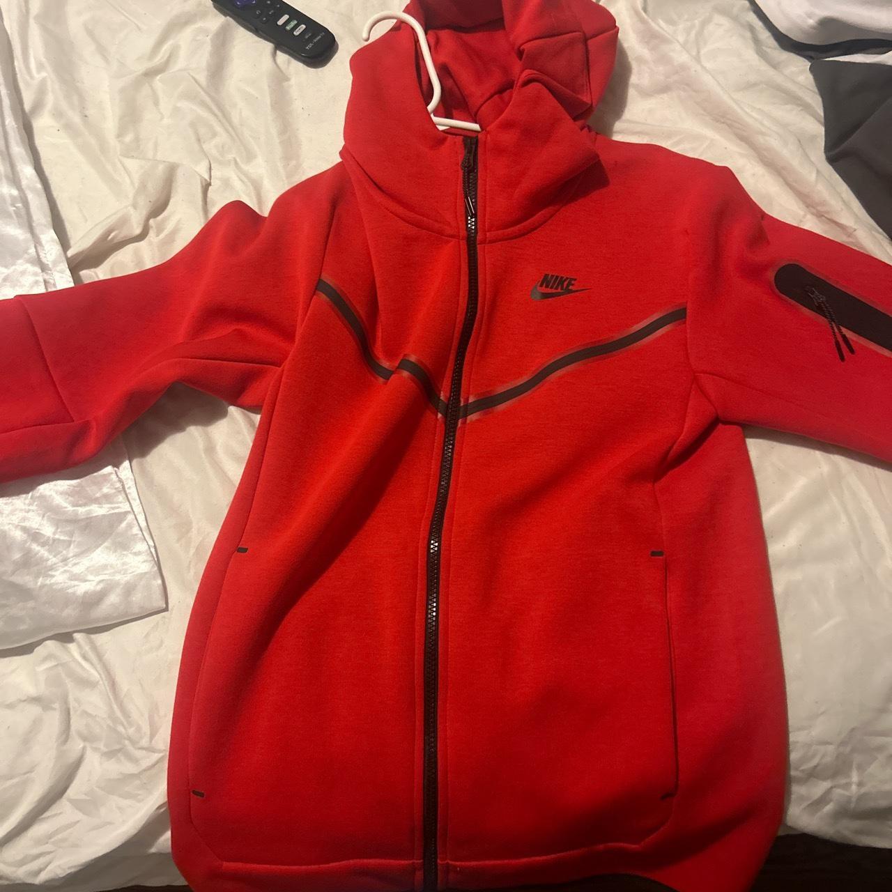Red Nike tech Men’s Small - Depop