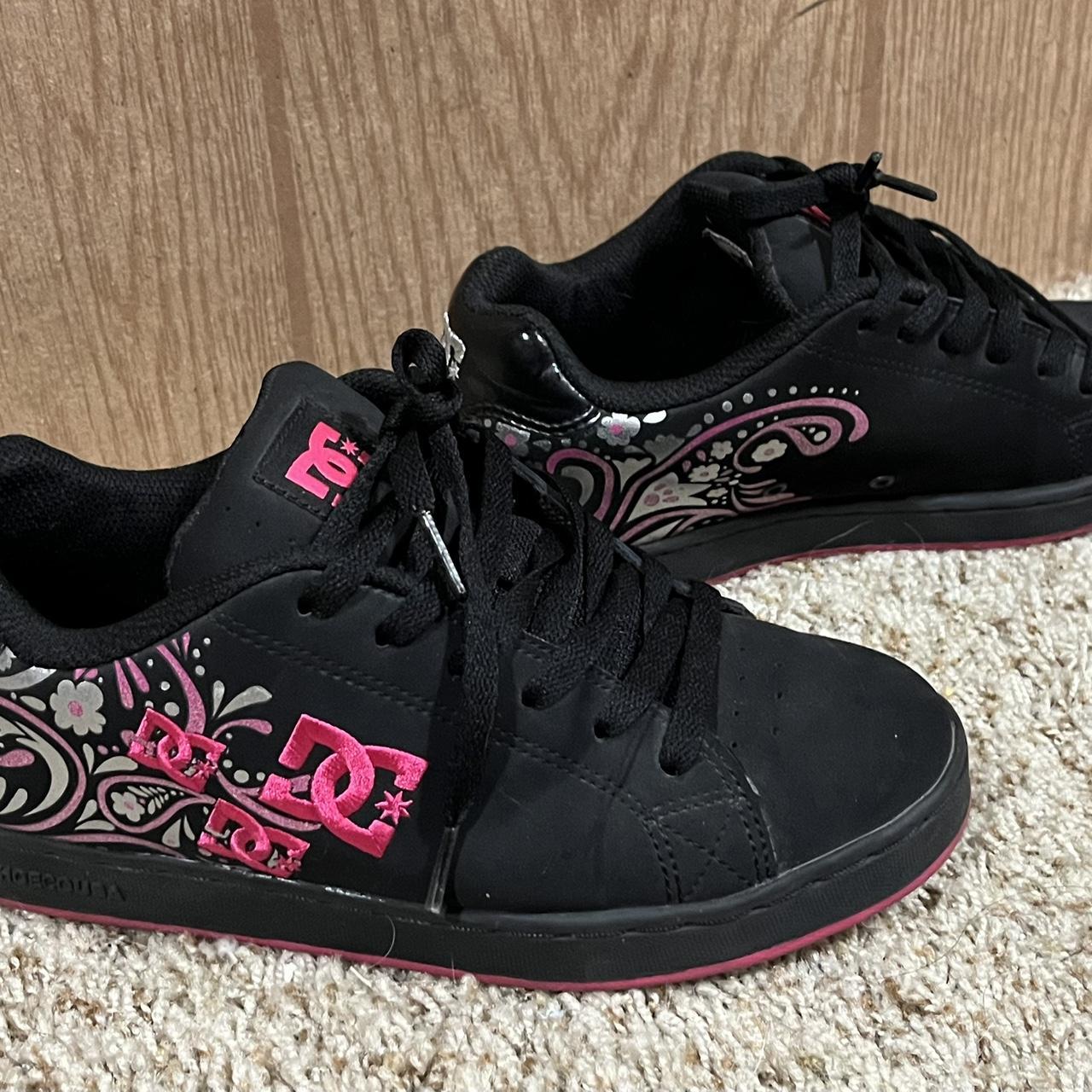 Size 8 women’s pink dc pixies! I’m open to offers,... - Depop