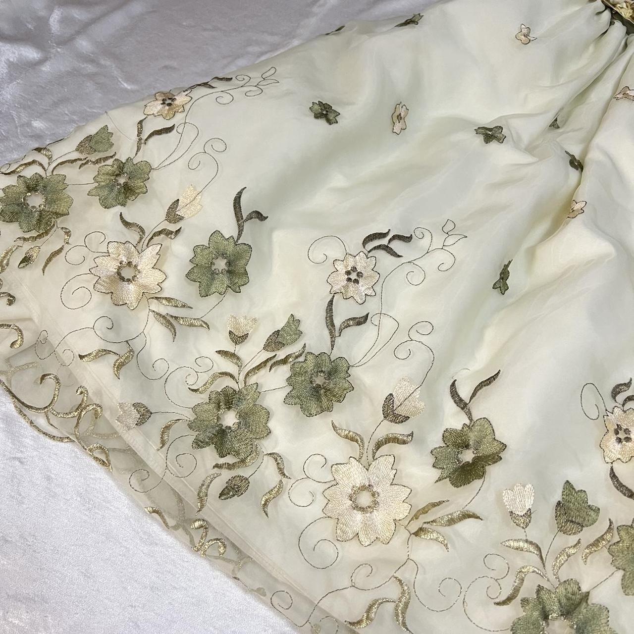 Vintage Pinokio Flower Garden Green Fairy... - Depop
