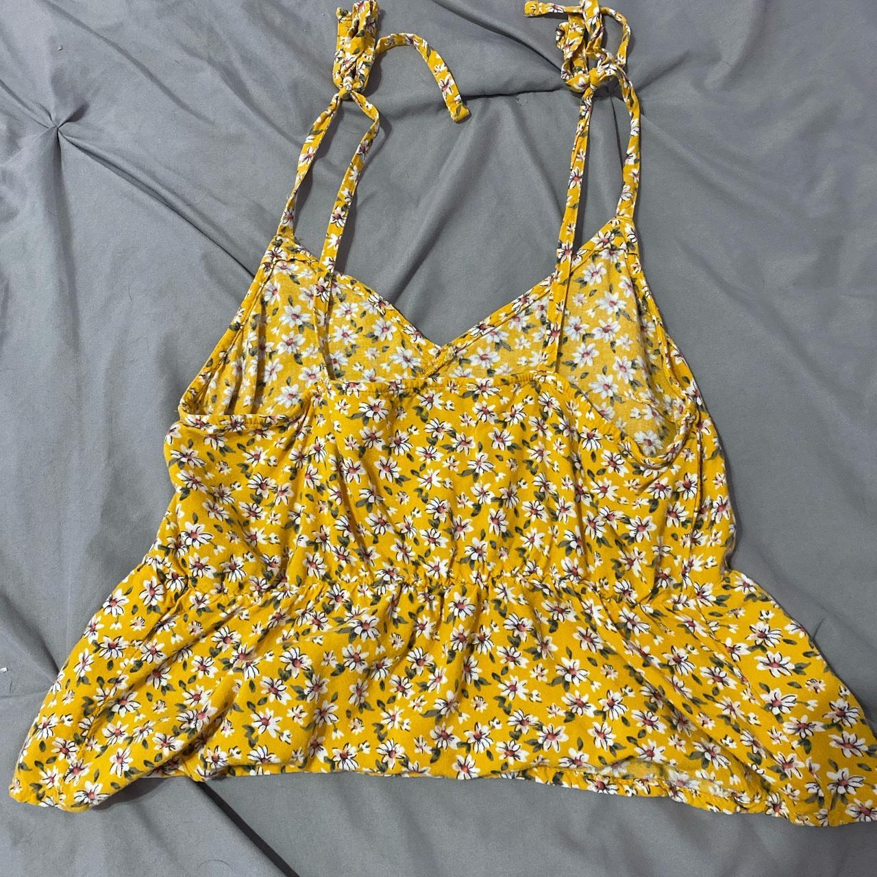 yellow floral cropped tank top Hollister size XS - Depop