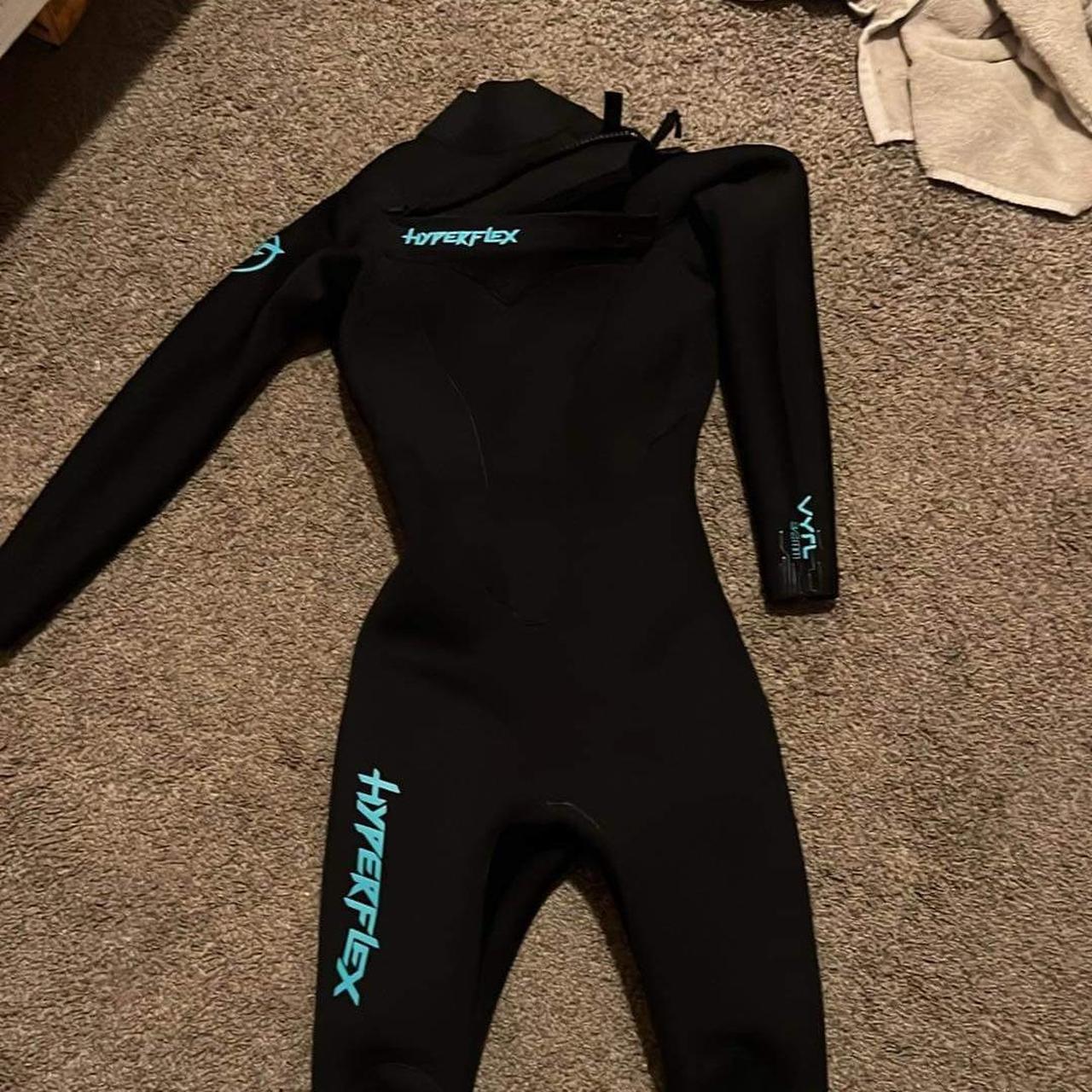 3/2 mm Hyperflex women's wetsuit - Depop