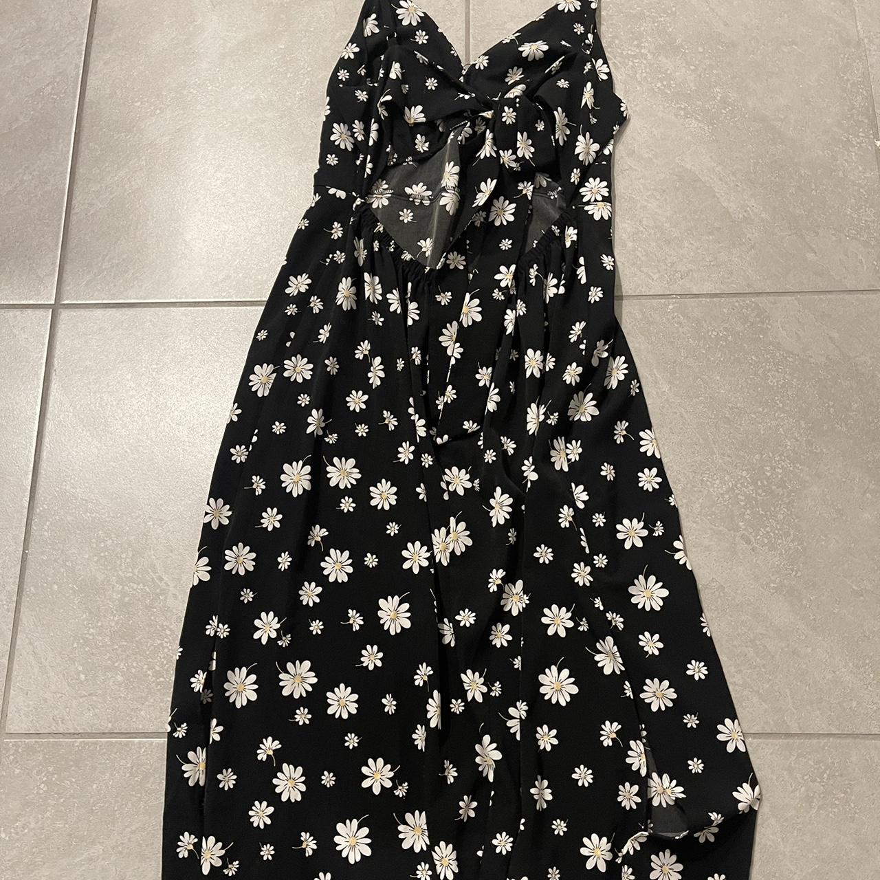 Long Daisy flower dress , super cute has a tie in... - Depop