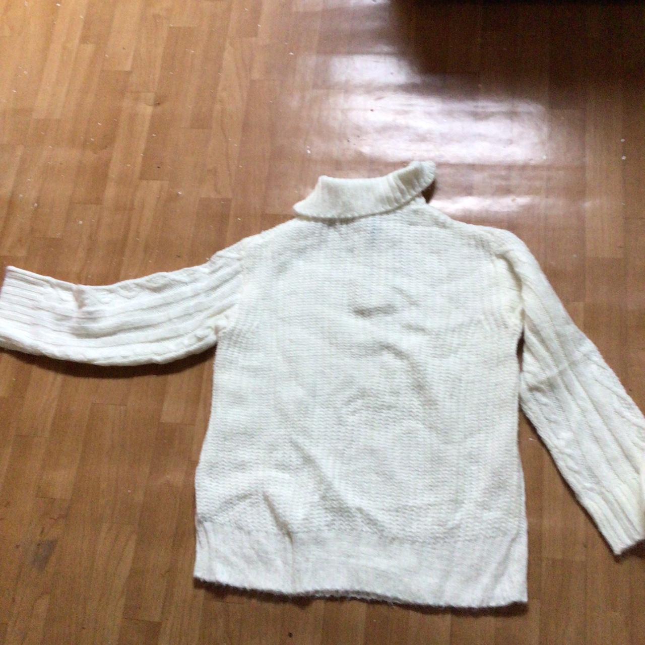 H&M white oversized jumper with a zip #h&m #sweater... - Depop
