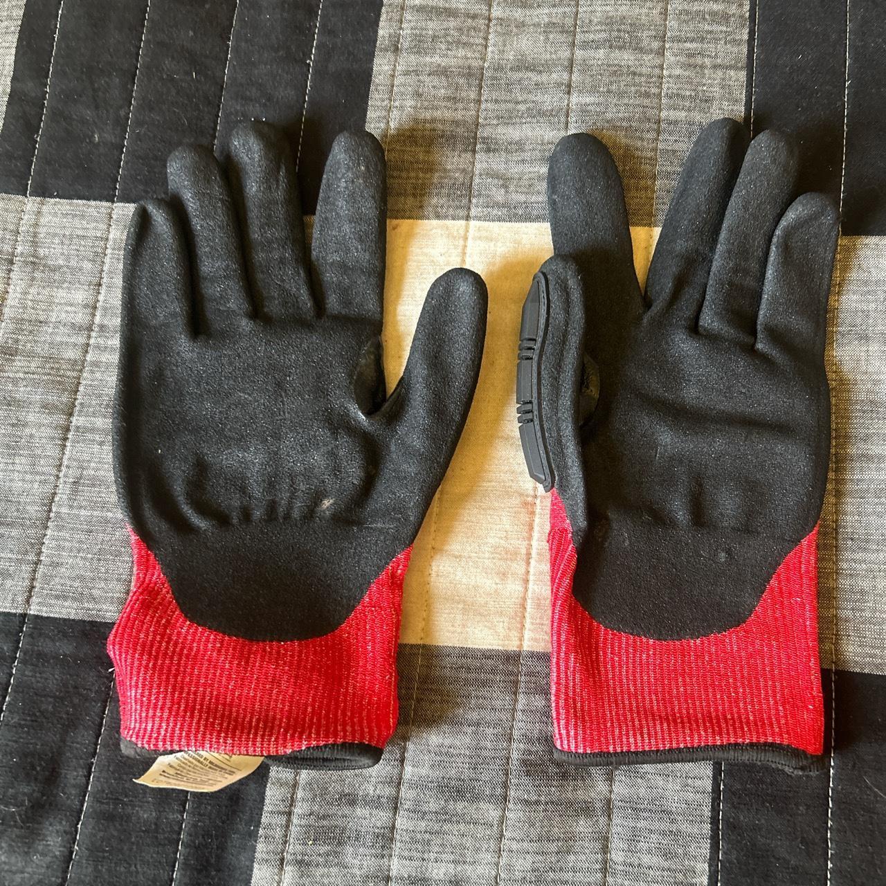 Milwaukee hammer proof gloves - Depop