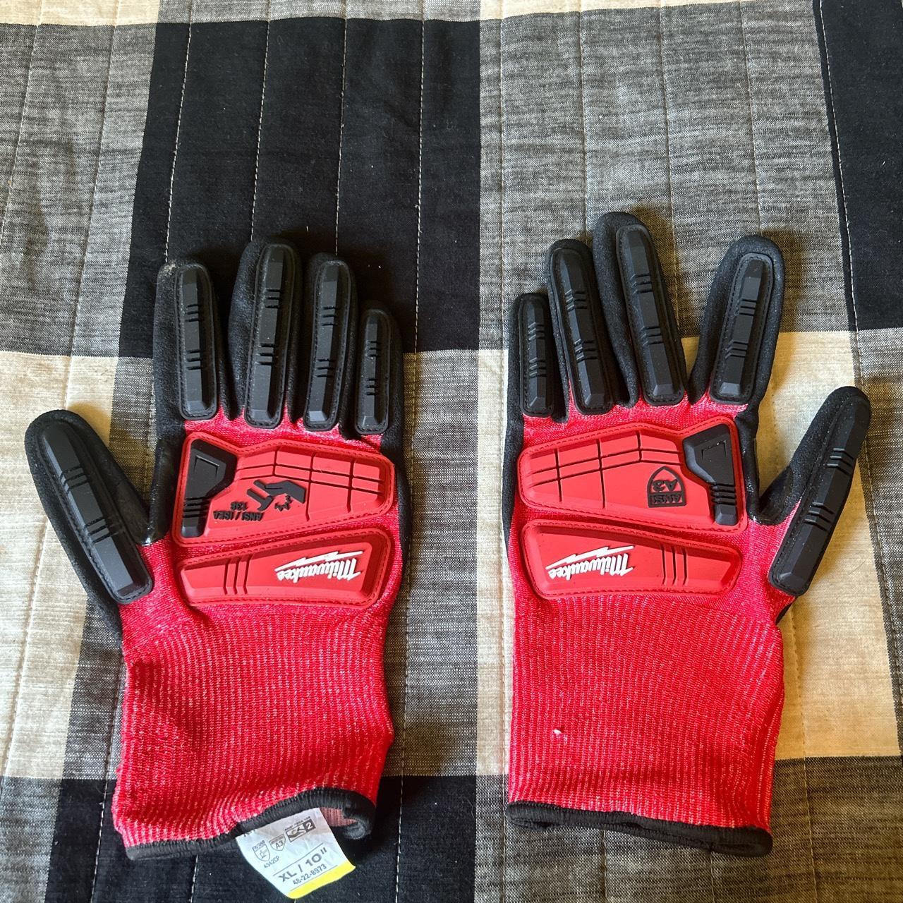 Milwaukee hammer proof gloves - Depop