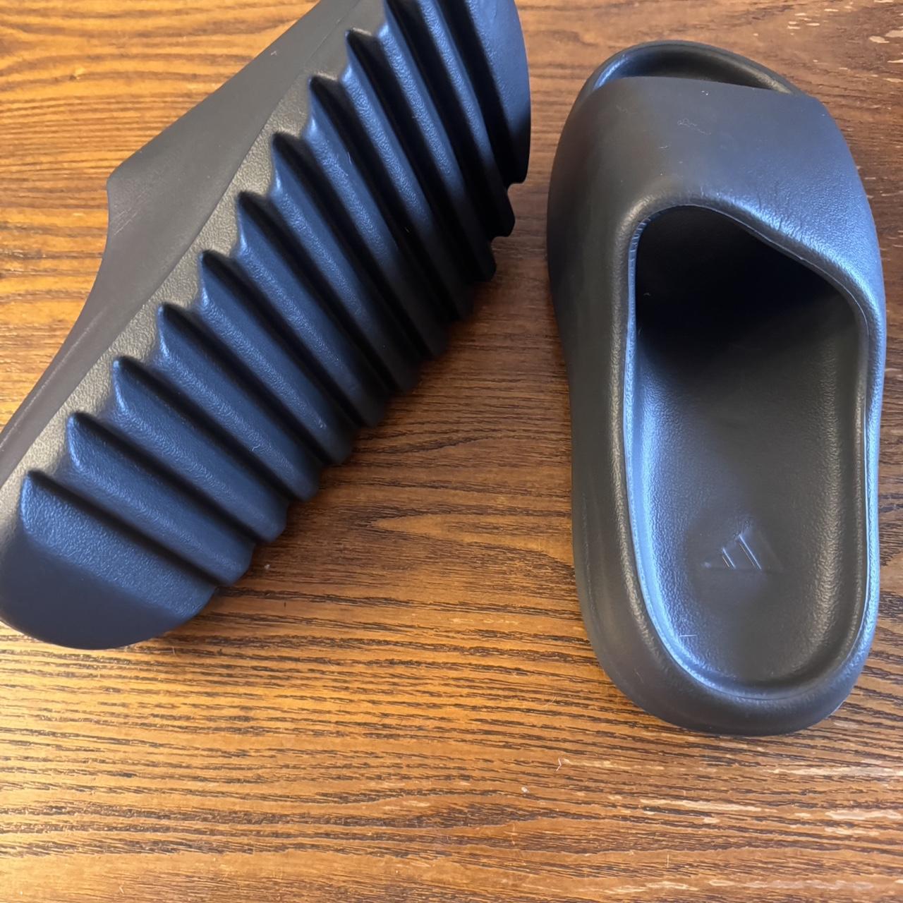 Size 8 Yeezy Slide Onyx - Comes with box - Depop