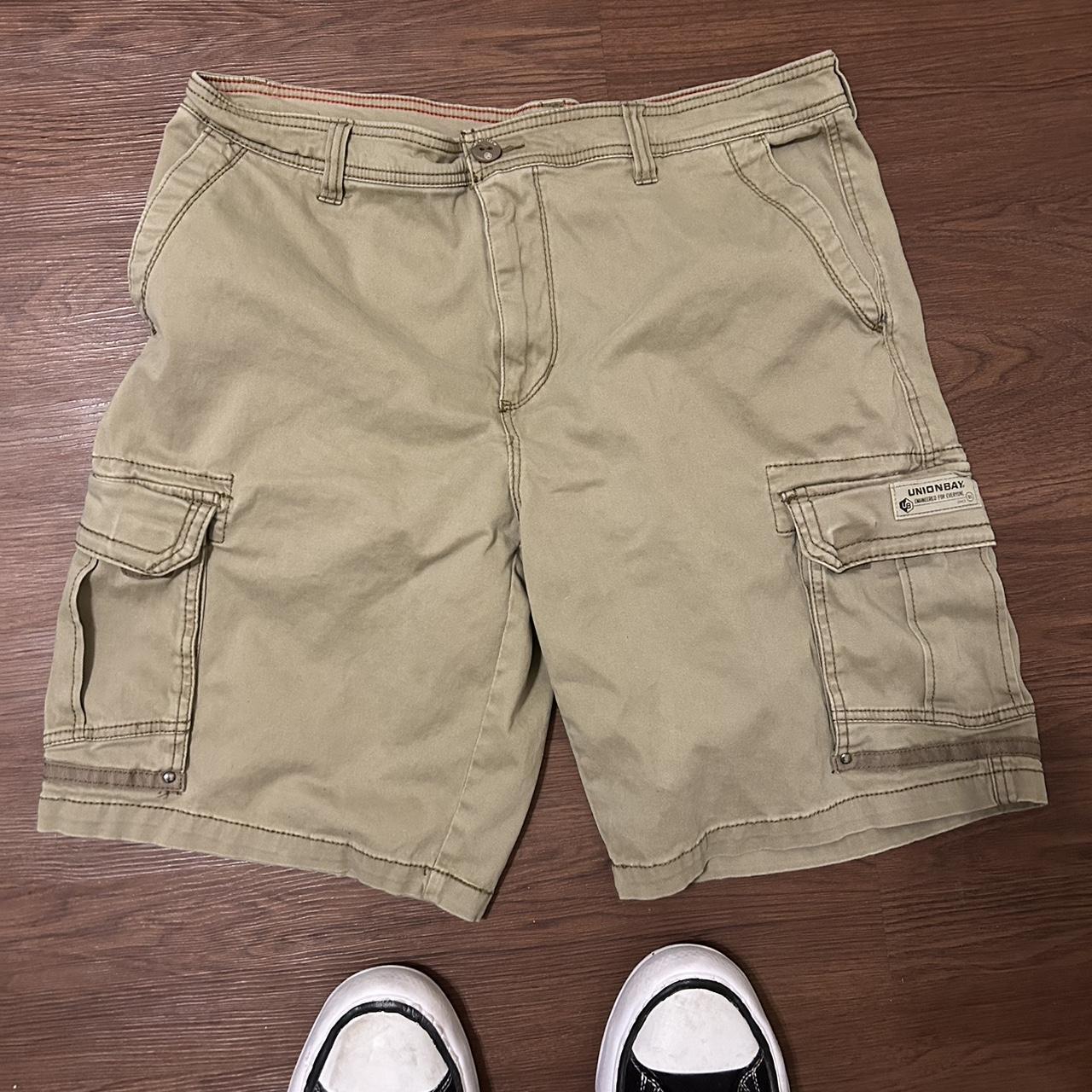 Baggy Union Bay Cargo Shorts Excellent condition... - Depop