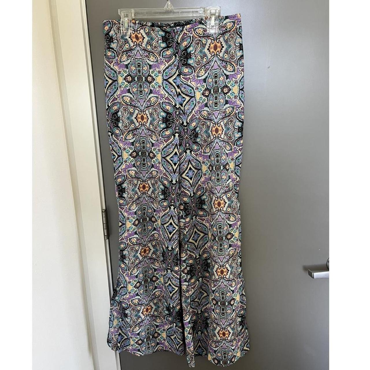 Earthbound Trading Co. funky flare pants women’s small - Depop