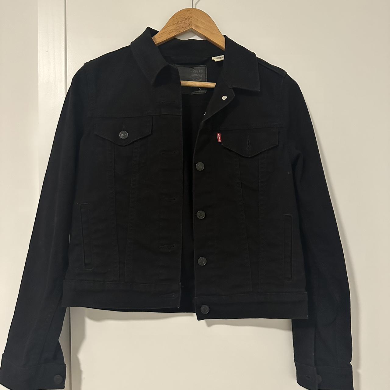 Levi’s black denim jacket - Depop