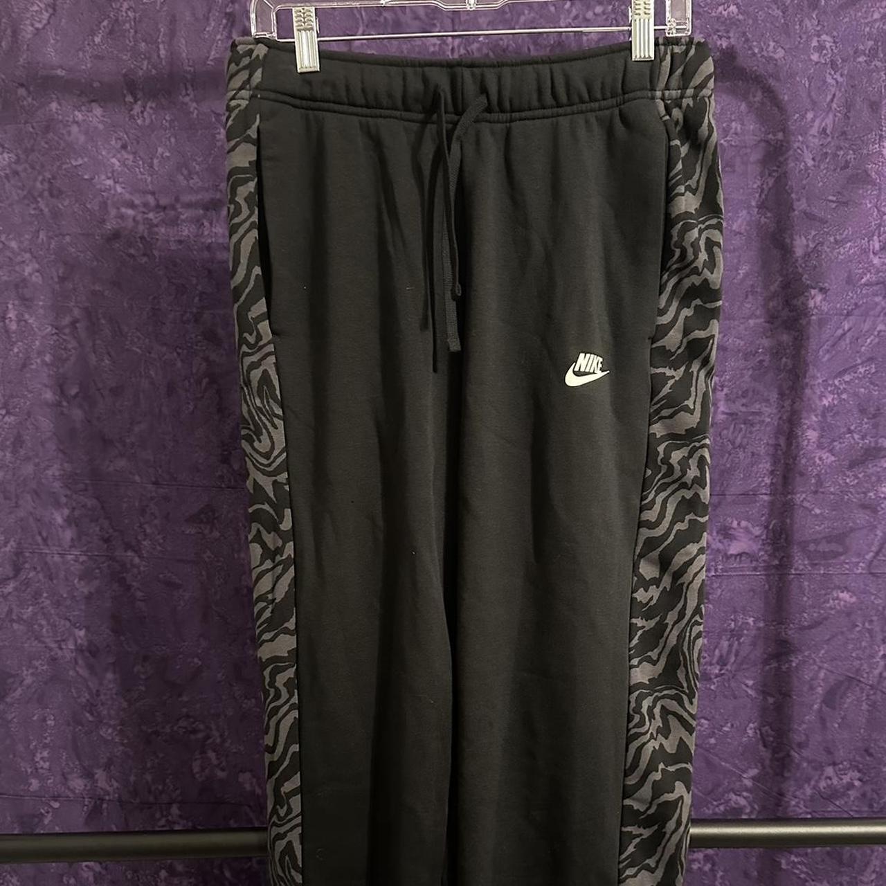 Nike black swirl sweatpants Brand New 🖤💜 #nike #lounge - Depop