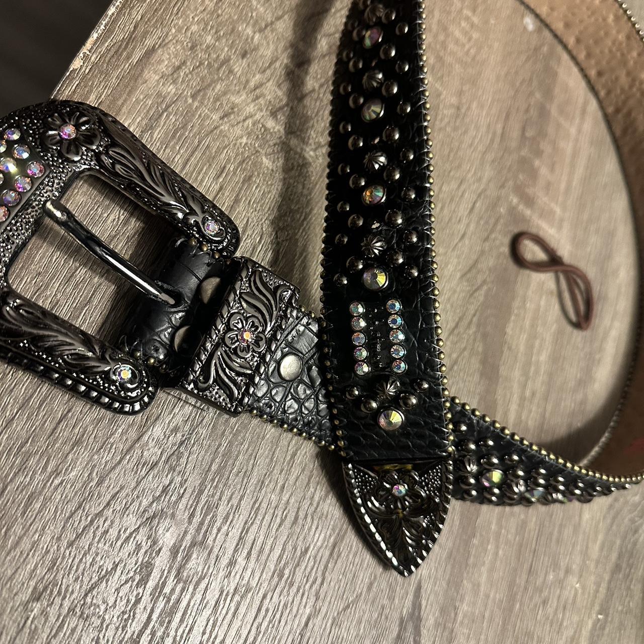 Size (30) bb belt. Outgrew it, only wear and tear is... - Depop