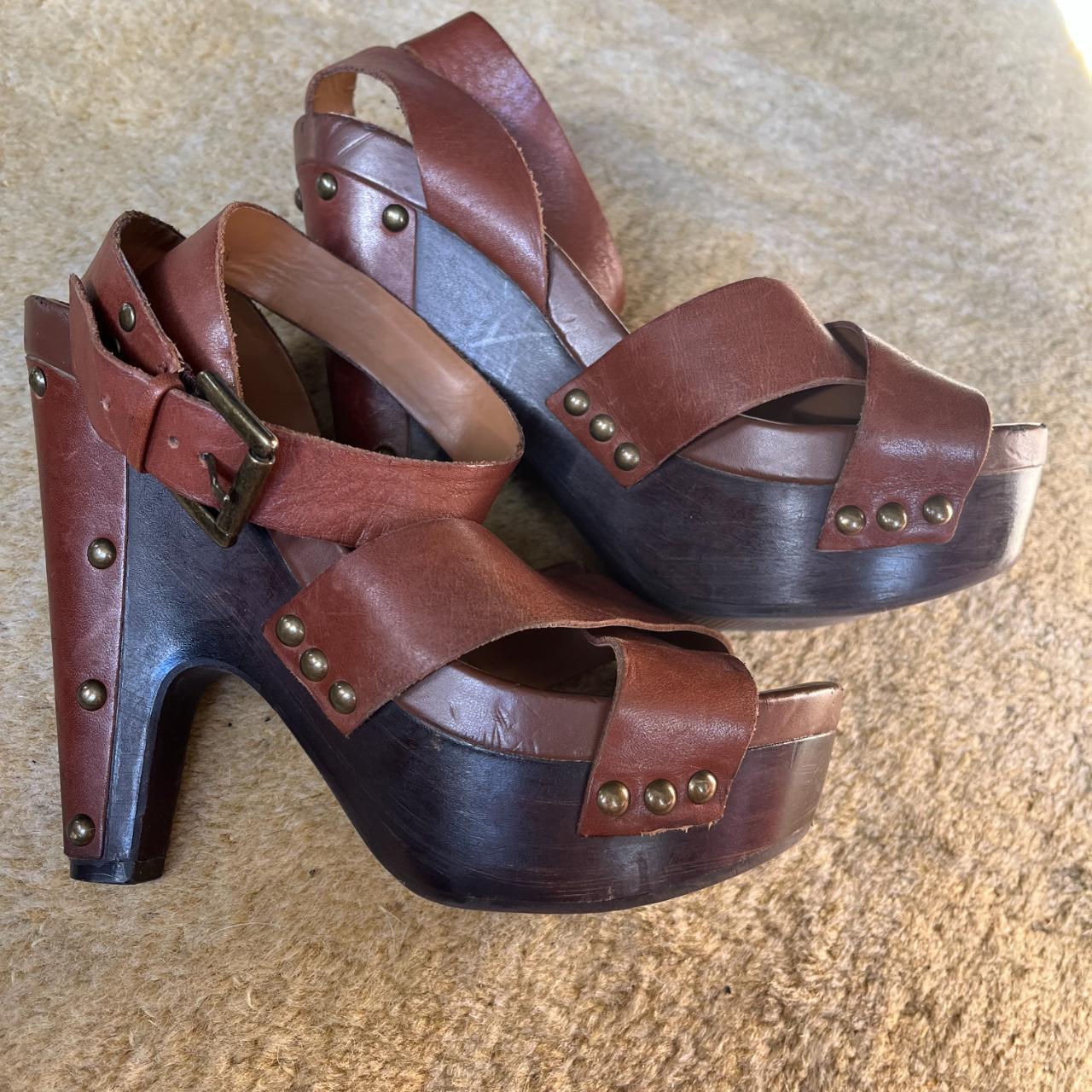 Chunky brown heels - Depop