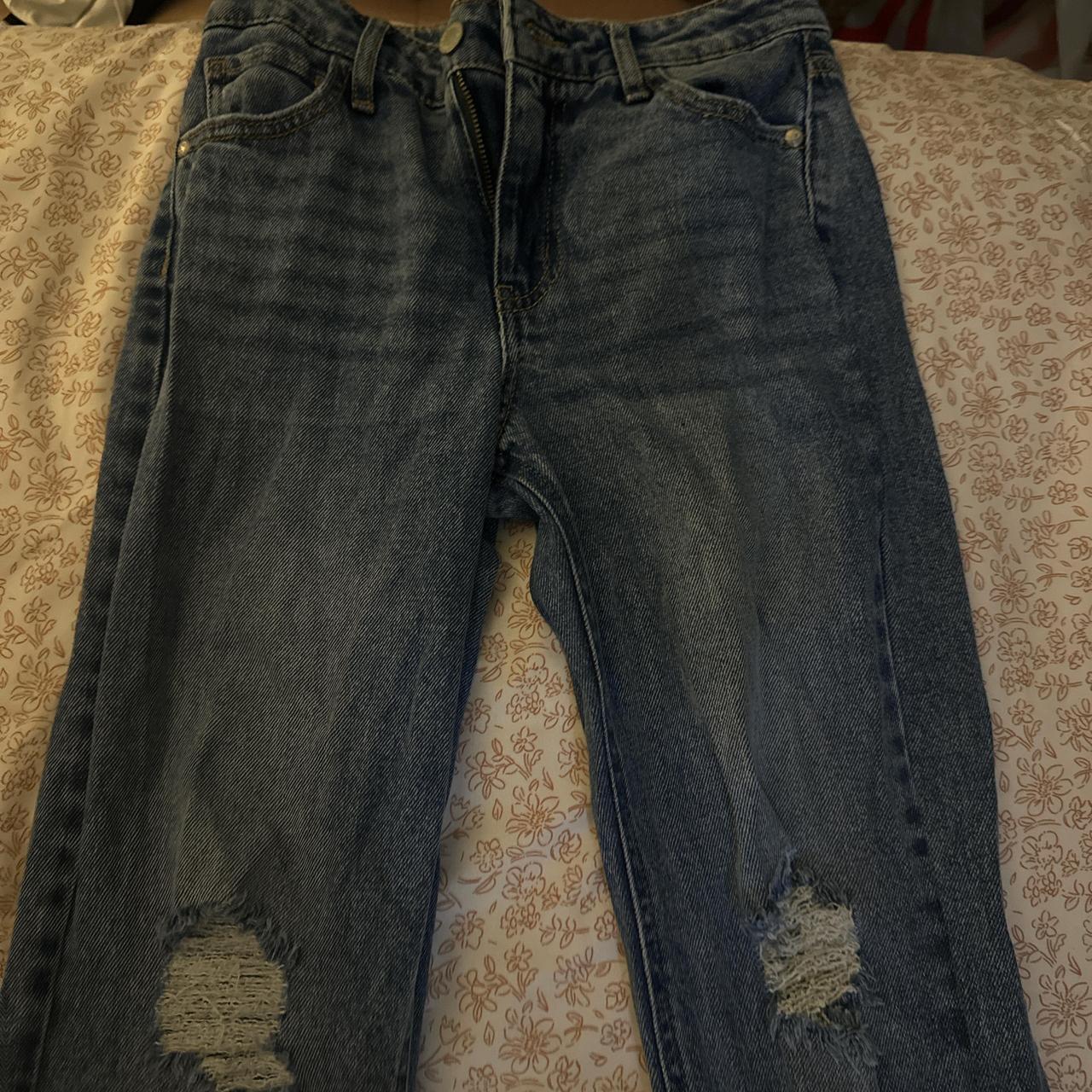 Super cute ripped boot cute jeans , never worn - Depop