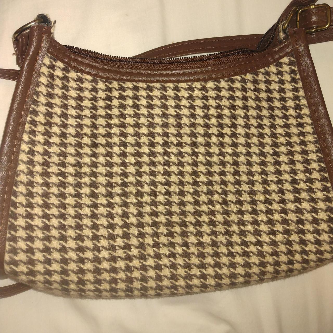 Super cute fall purse. Can wear shoulder bag or as a... - Depop