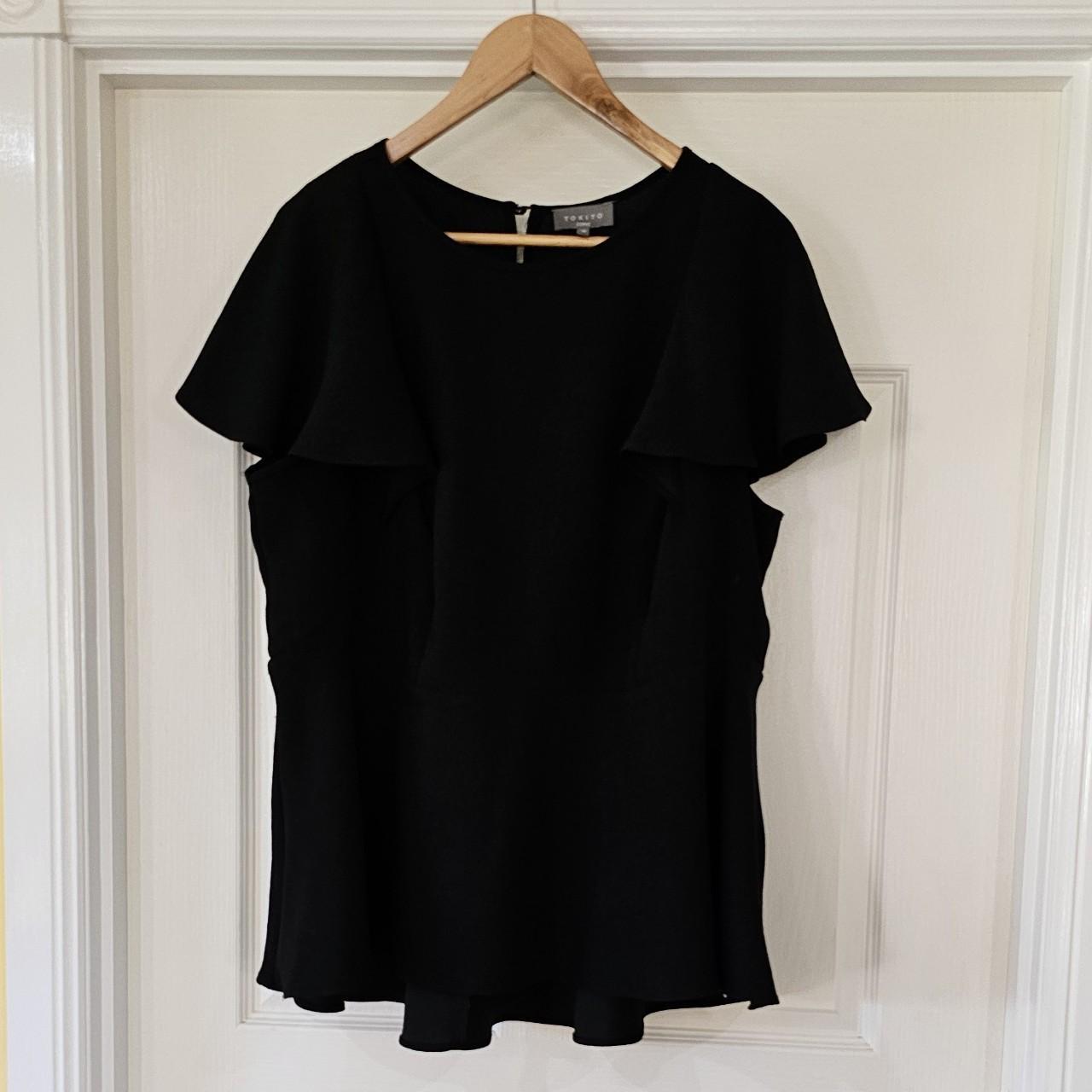 Tokito curve top / very flattering style Size... - Depop