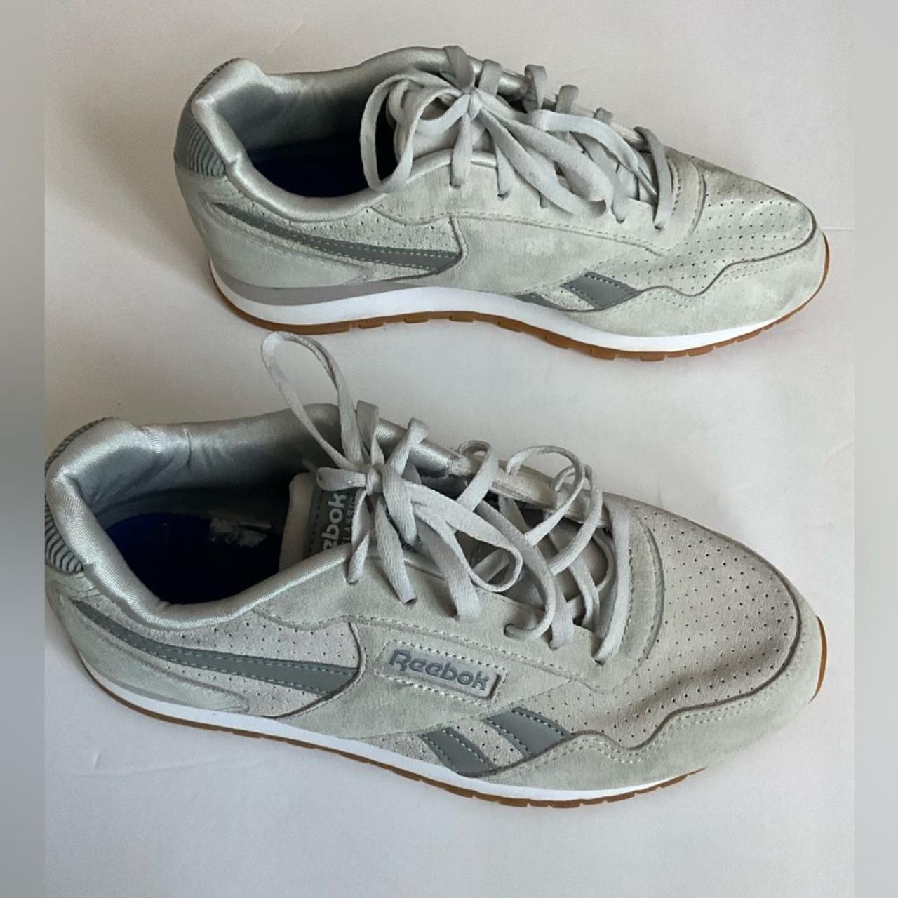 Reebok Classic Suede Sneakers in gray women’s 7 - Depop