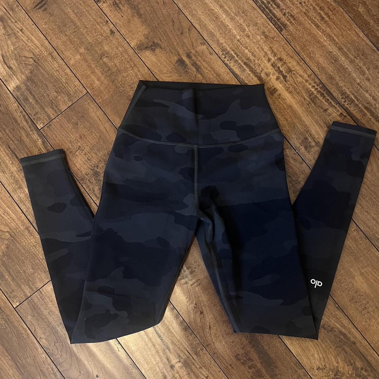 Alo Yoga Women's Multi Leggings | Depop