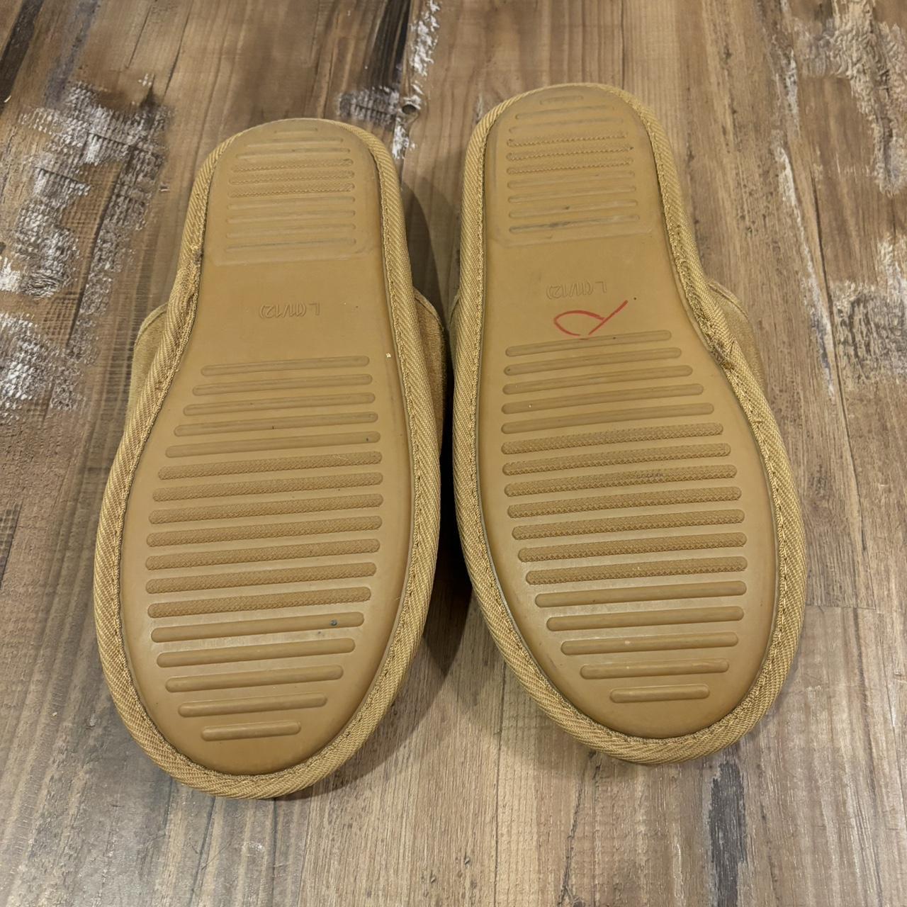 Size 11/12 Ugg like goodfellow slippers - Depop