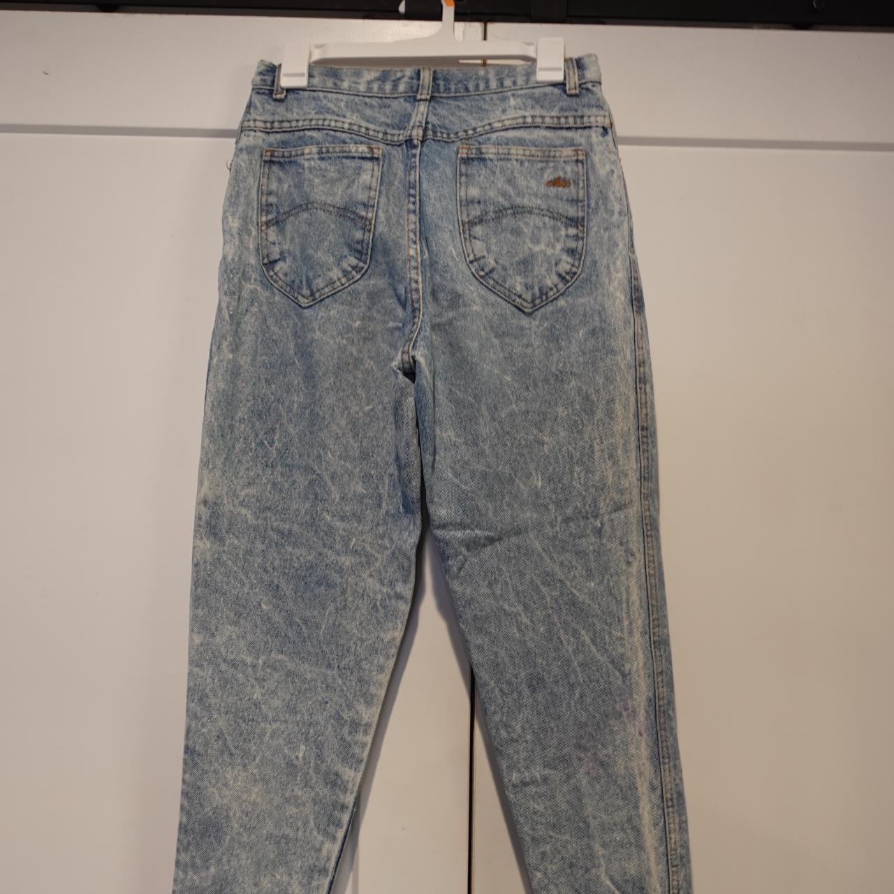 Vintage straight leg jeans; in great condition - Depop