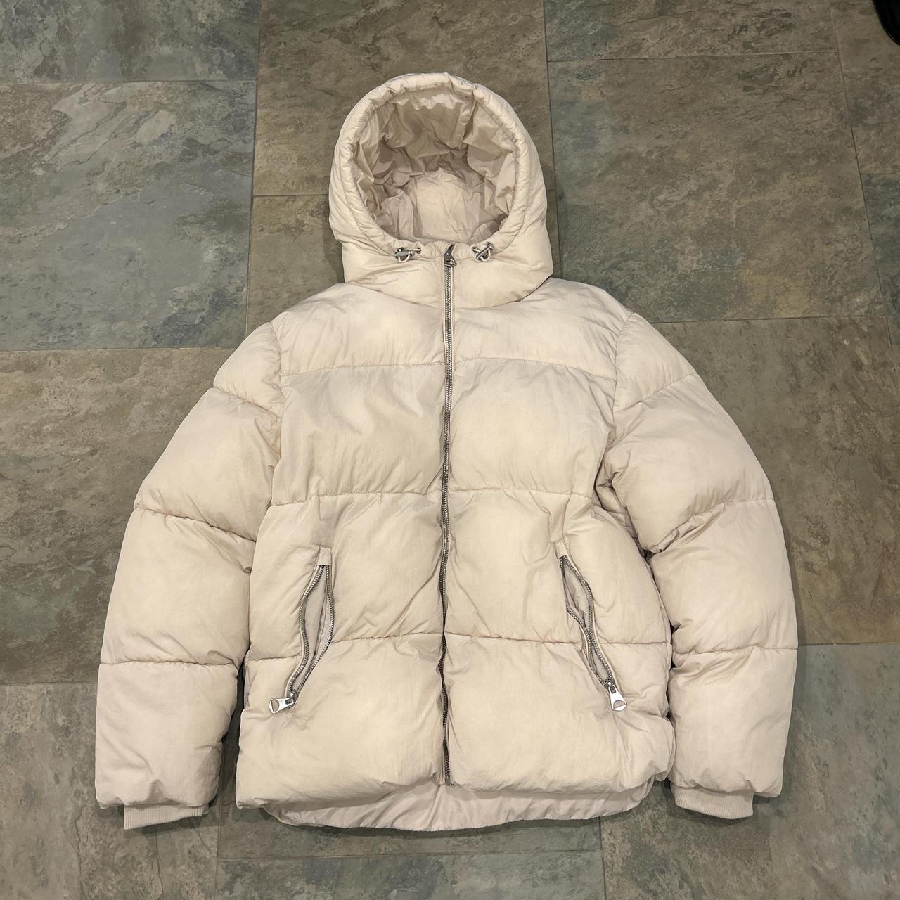 Cream puffer jacket with hood and zip #pufferjacket - Depop