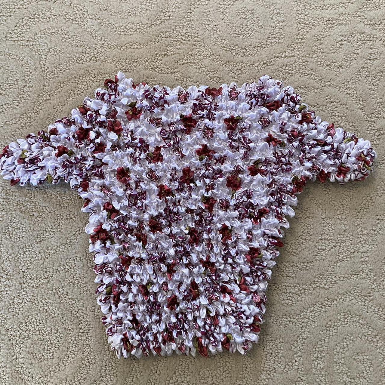 Floral popcorn top 🌺 -One size fits all -Message... - Depop
