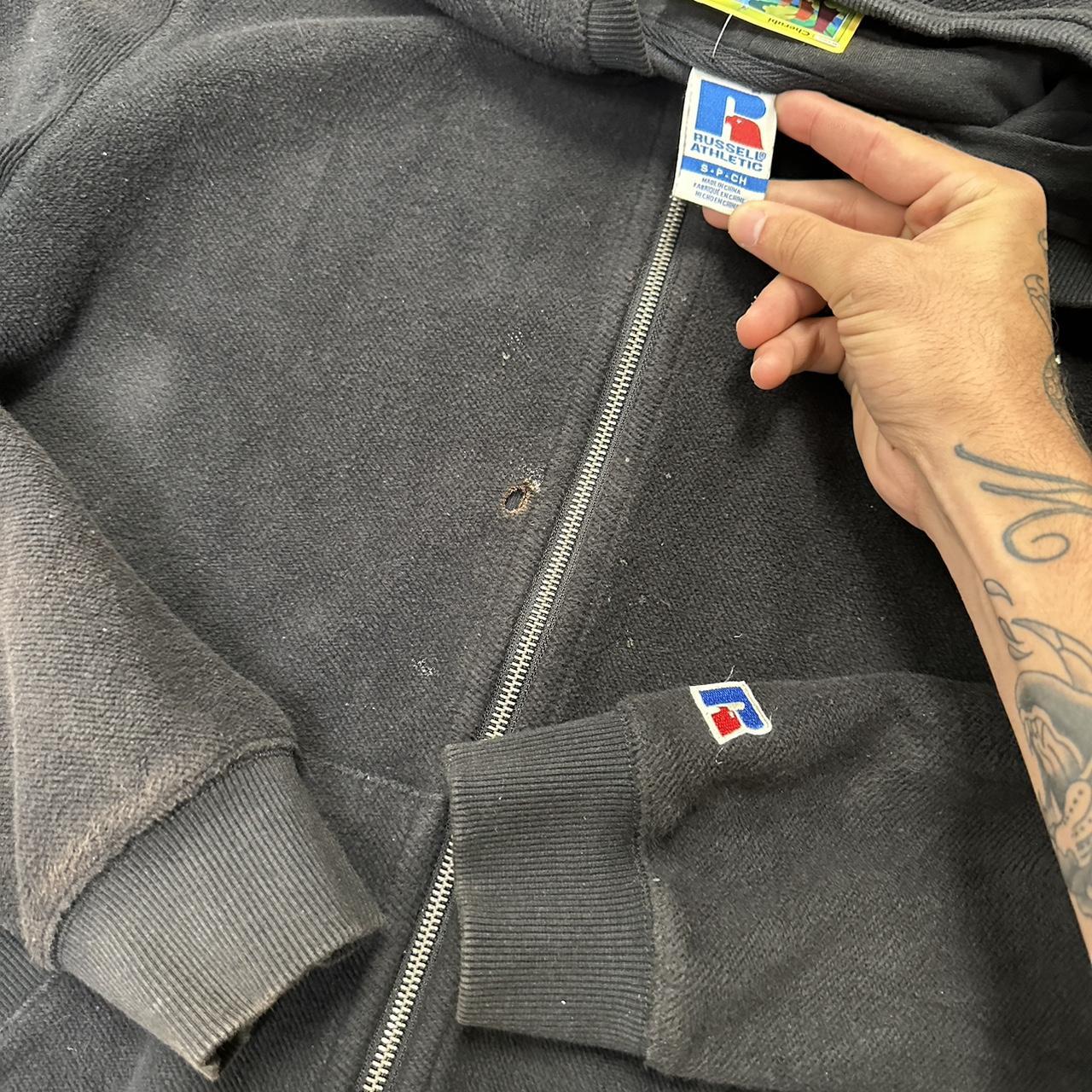 2000’s Russel zip up - Depop
