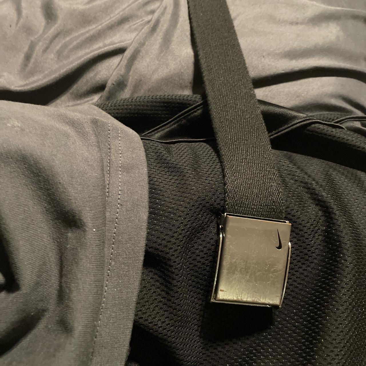 nike reversible belt size 40 excellent condition - Depop