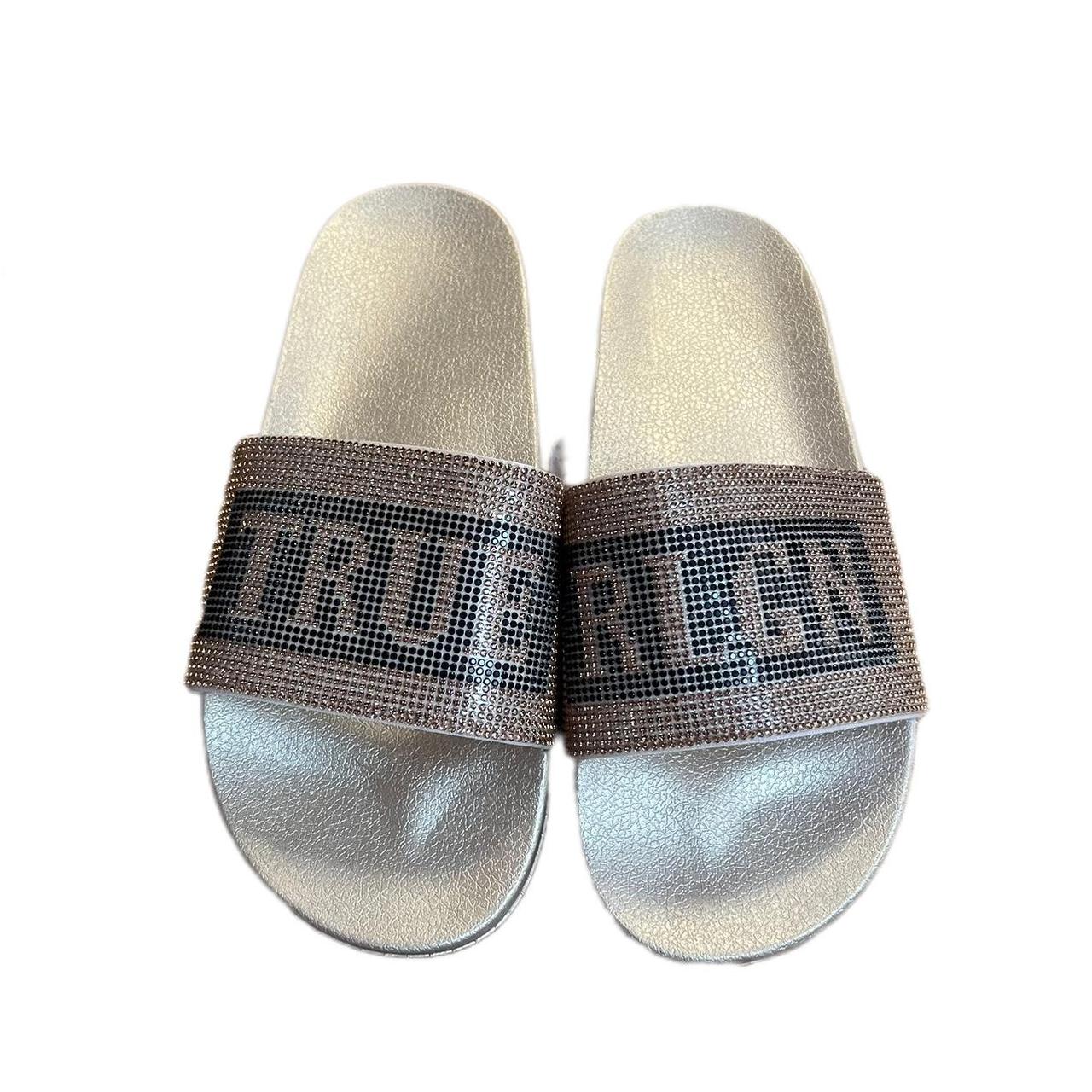 TRUE RELIGION SLIDE GOLD COLOR SIZE WOMENS NWOT.... - Depop