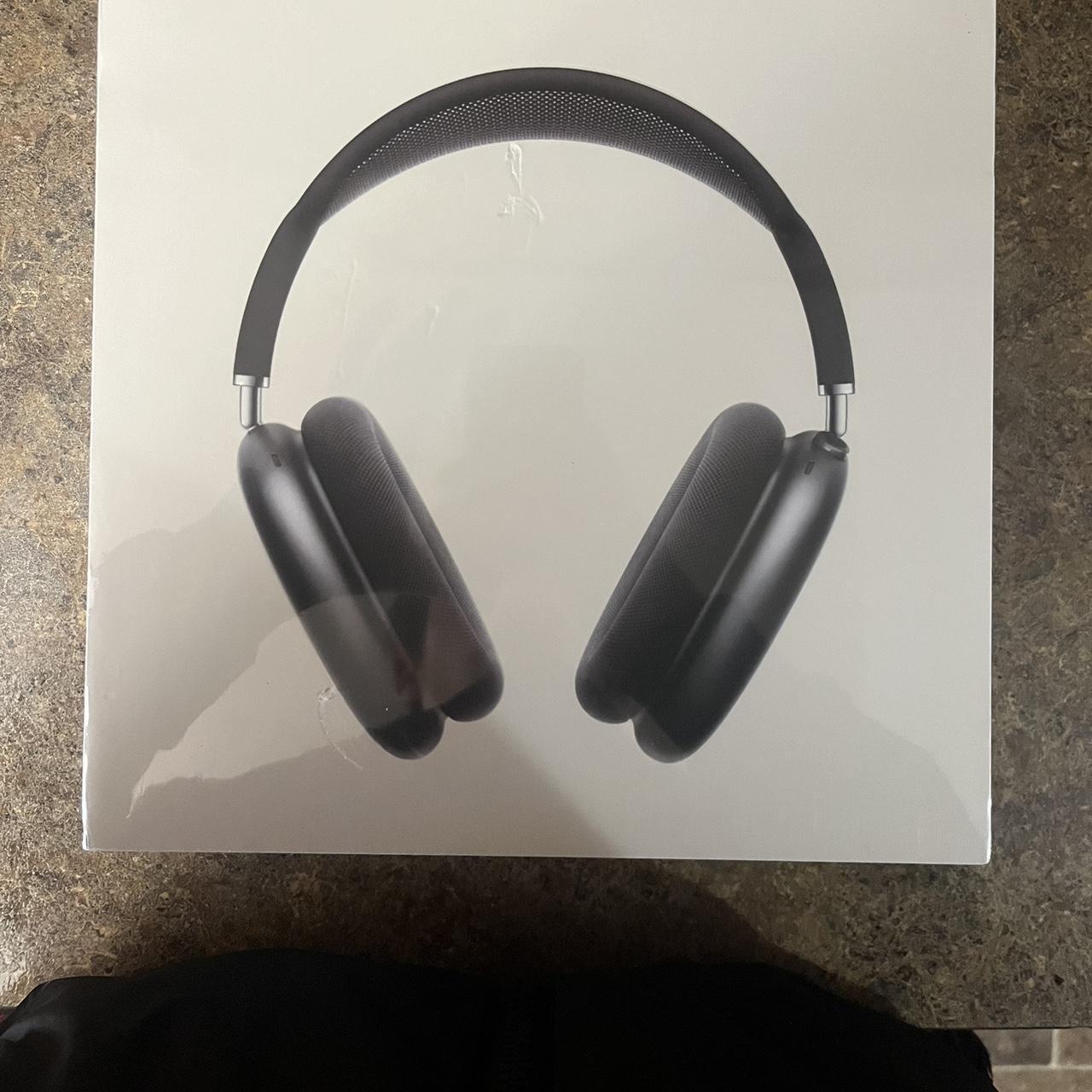 AIRPOD MAXES SPACE GREY PAYMENT OUTSIDE OF DEPOP - Depop