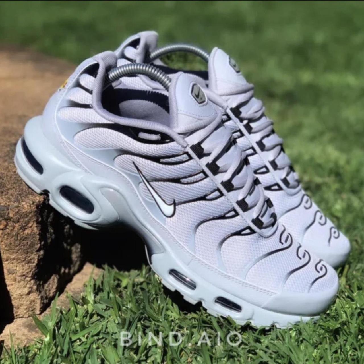 Wolf Grey TNs -Have only worn a couple of times,... - Depop