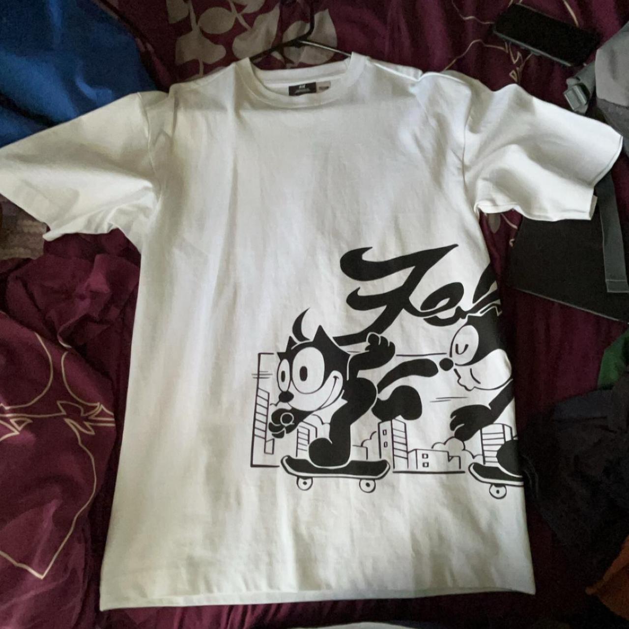 Oversized Felix the cat tee fits like a L - Depop