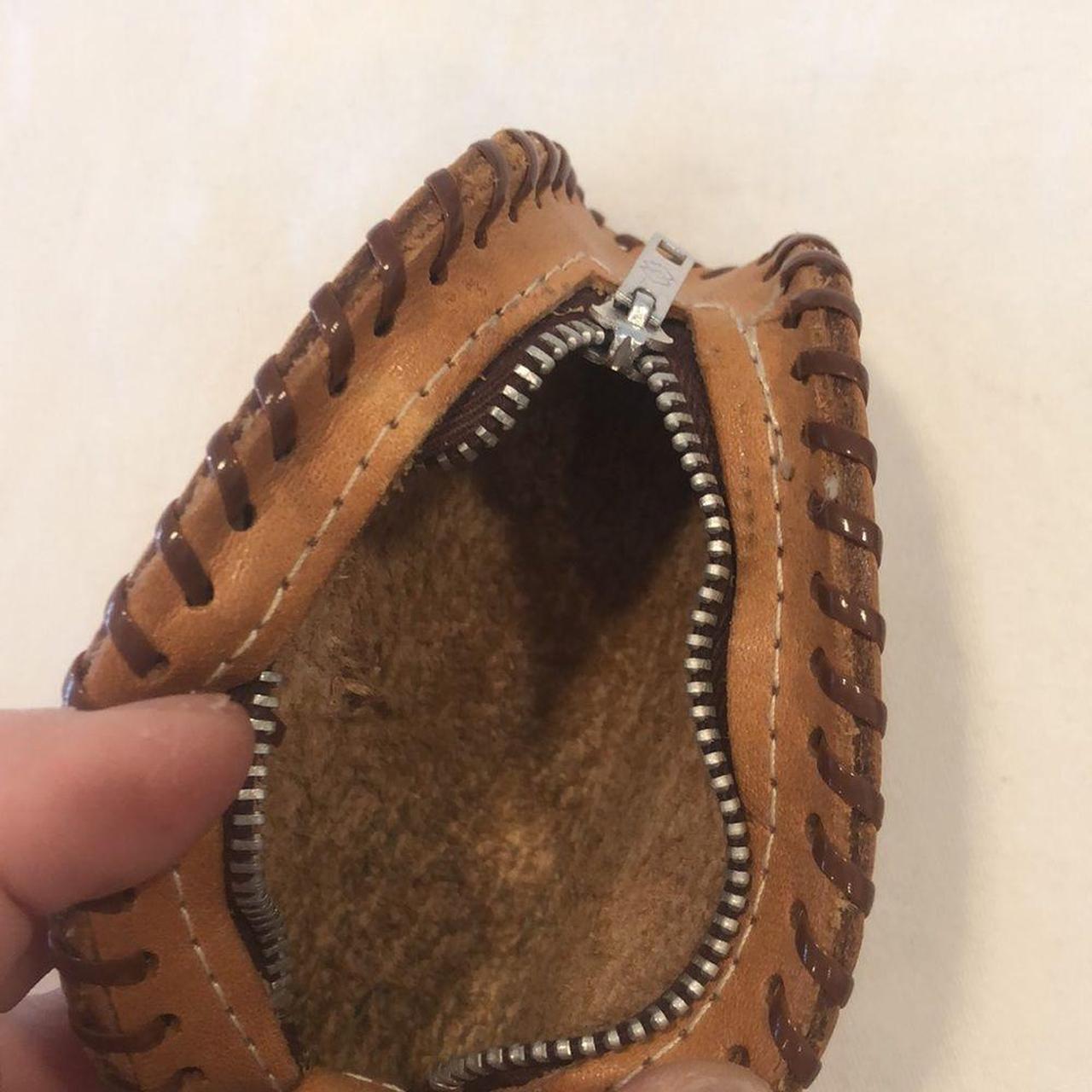 Arizona small tan leather coin purse Road Runner... - Depop