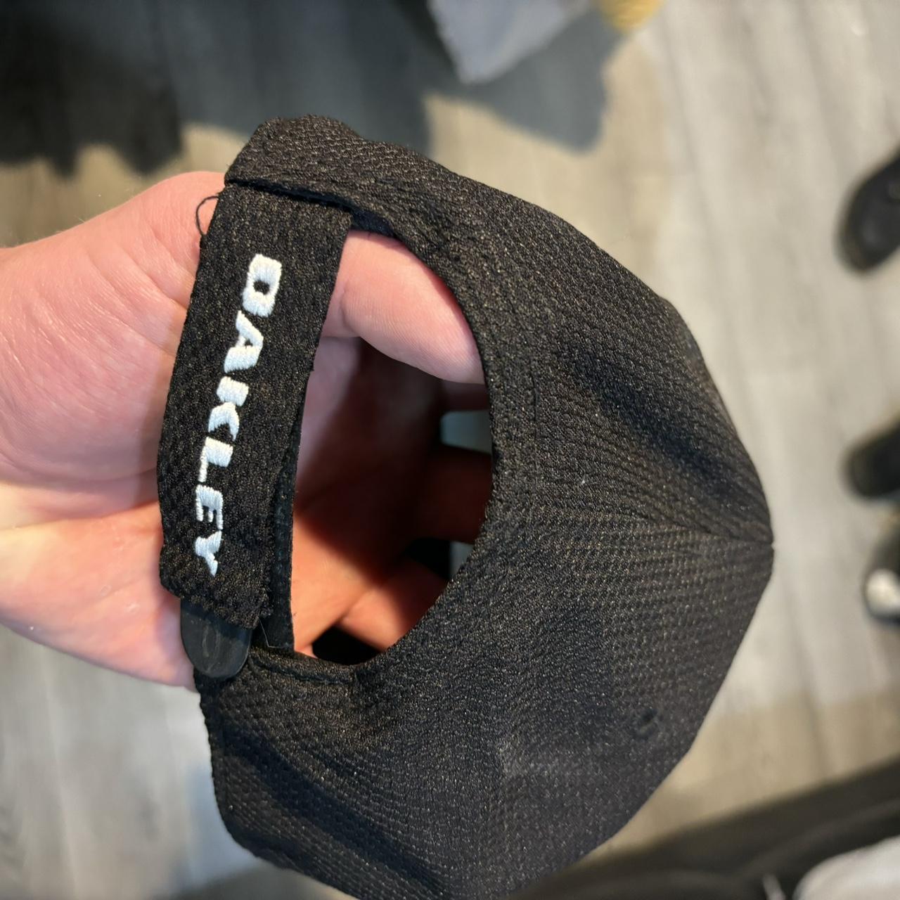 Vintage Oakley hat One size Great condition - Depop