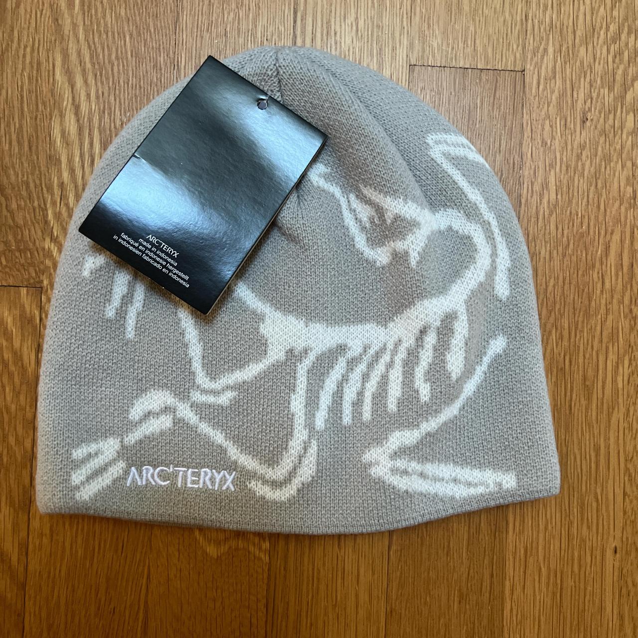 Grey and white Arc’teryx beanie Never worn - Depop