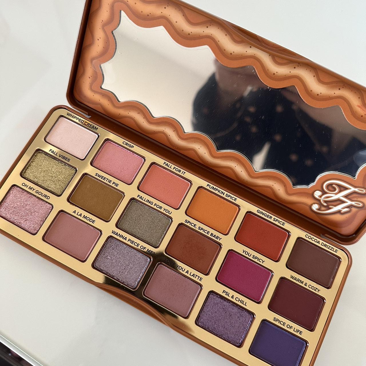 Too faced eyeshadow palette only swatched one colour - Depop