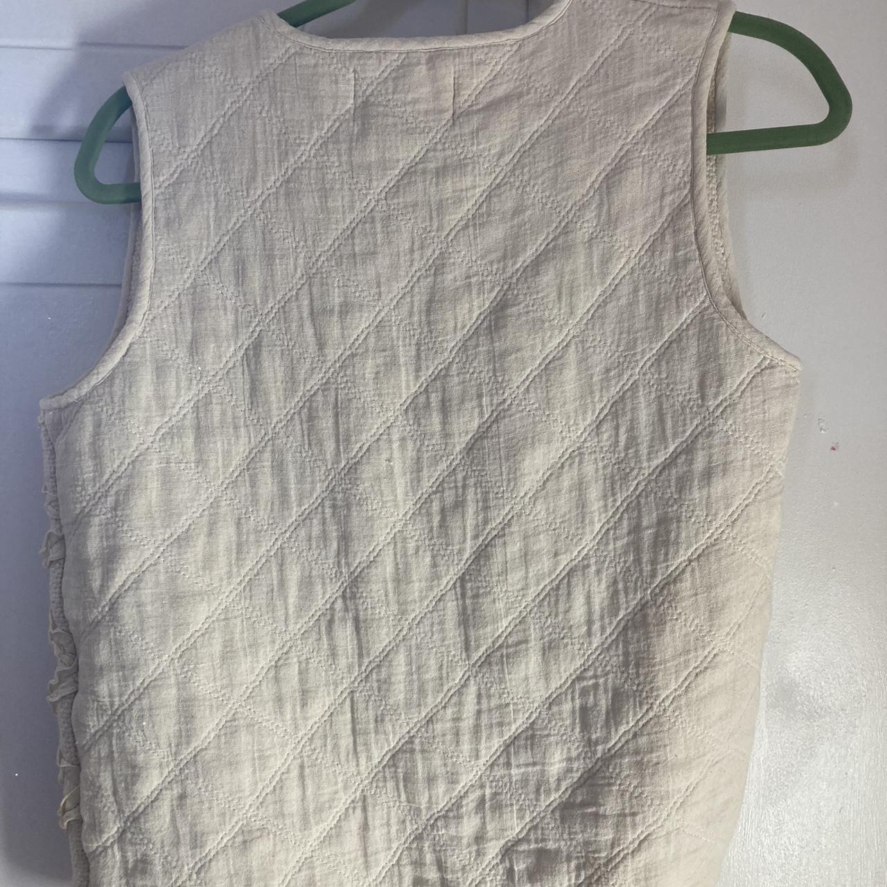 Adorable cream-colored 80s vintage... - Depop