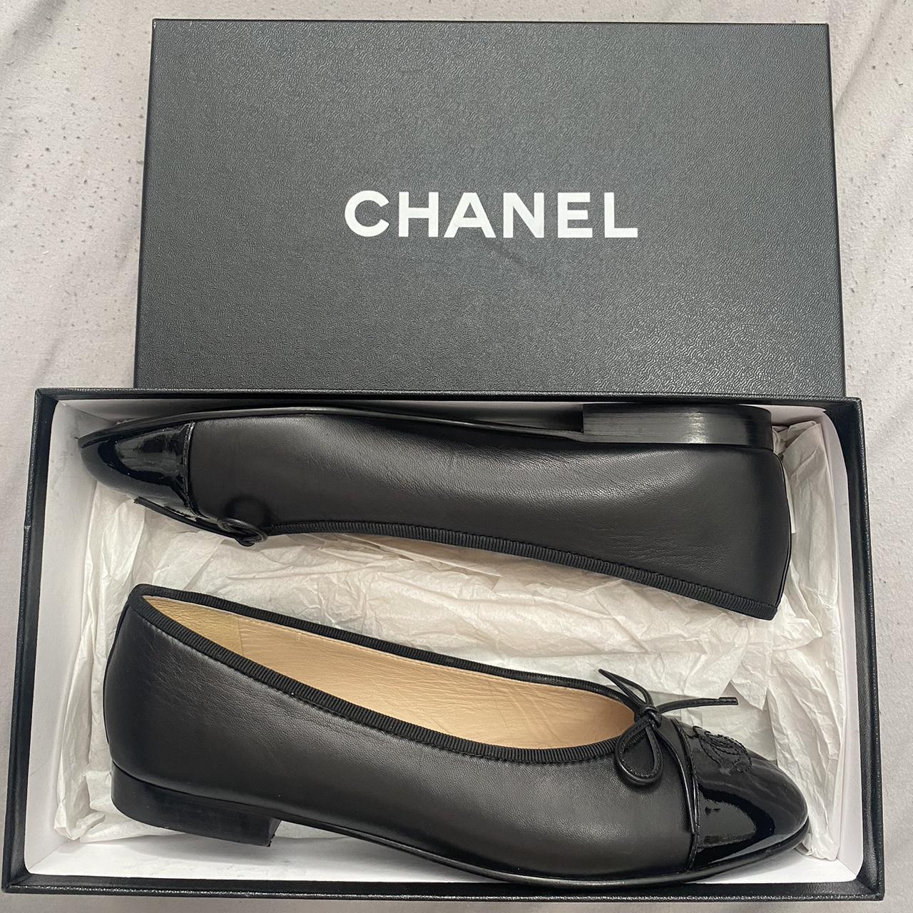 Chanel Ballet flats Lambskin & Patent... - Depop