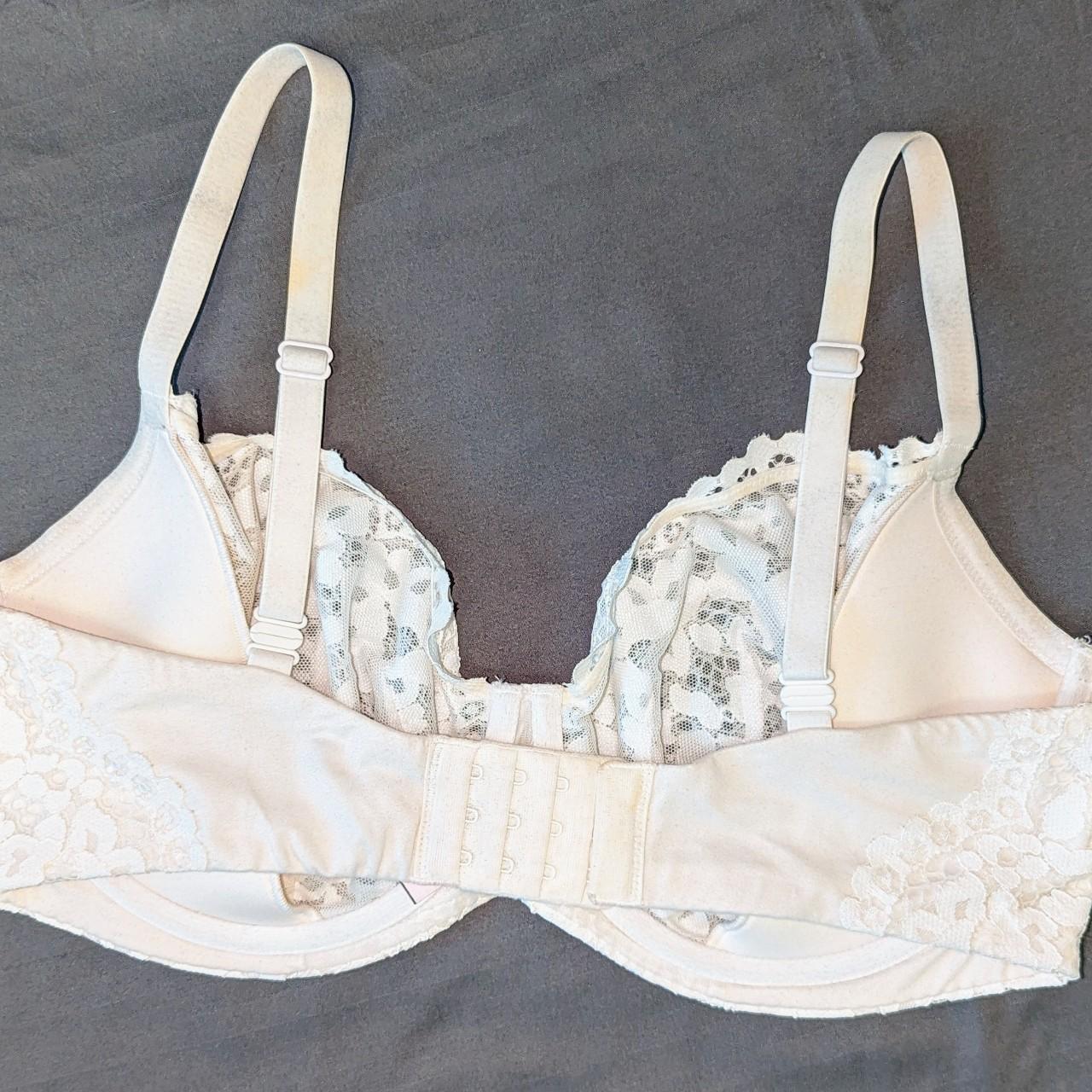 🌼 Victoria's Secret White Lace Unlined Bra - 36DDD 🌸... - Depop