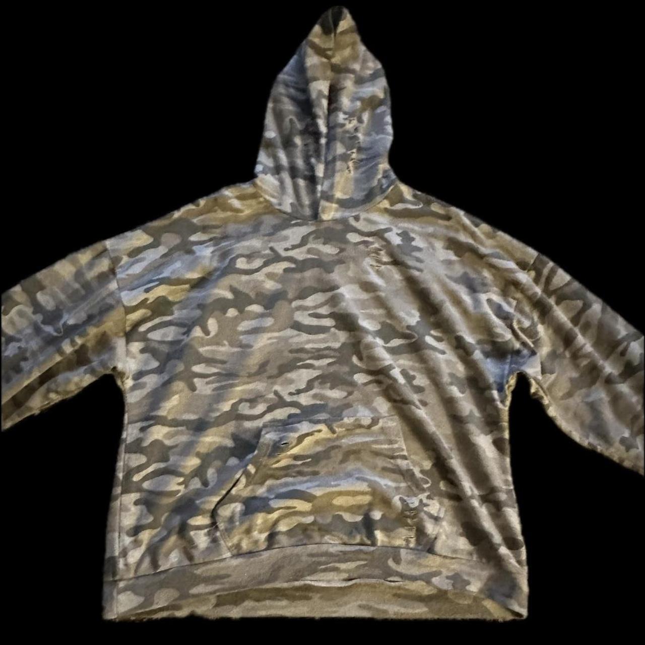 Basic camo hoodie distressed #camo #clean #streewear - Depop