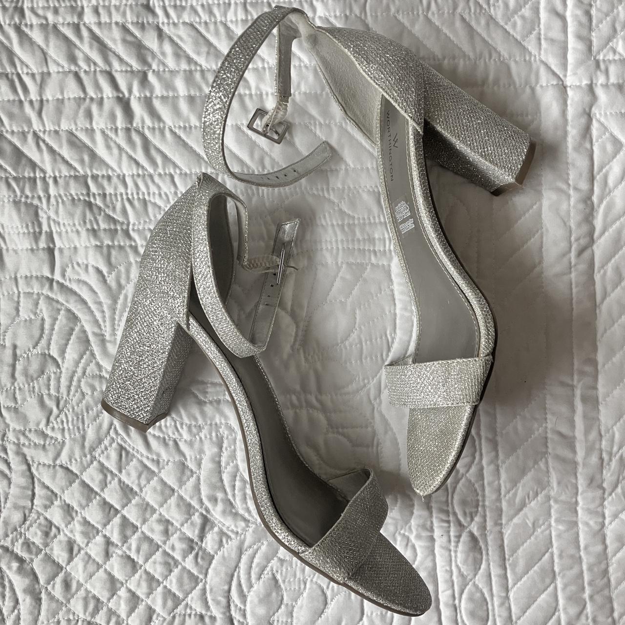Silver stone 2 inch heals - Depop