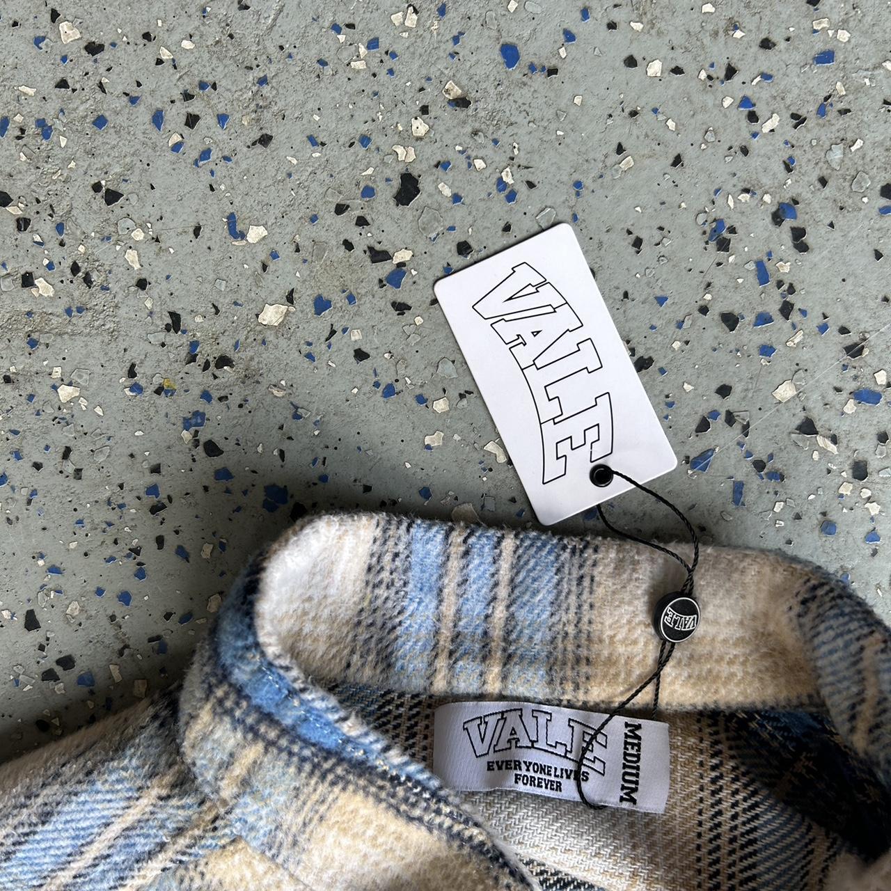 Vale sky flannel dm before u buy - Depop