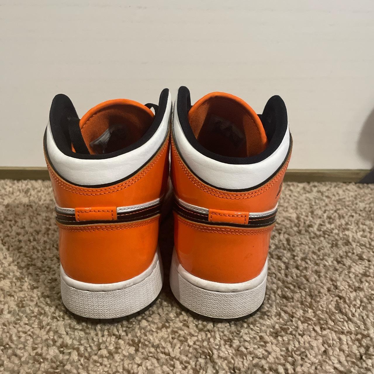 2021 Air Jordan 1 Mid SE ‘Turf Orange’ Size 6Y - Depop