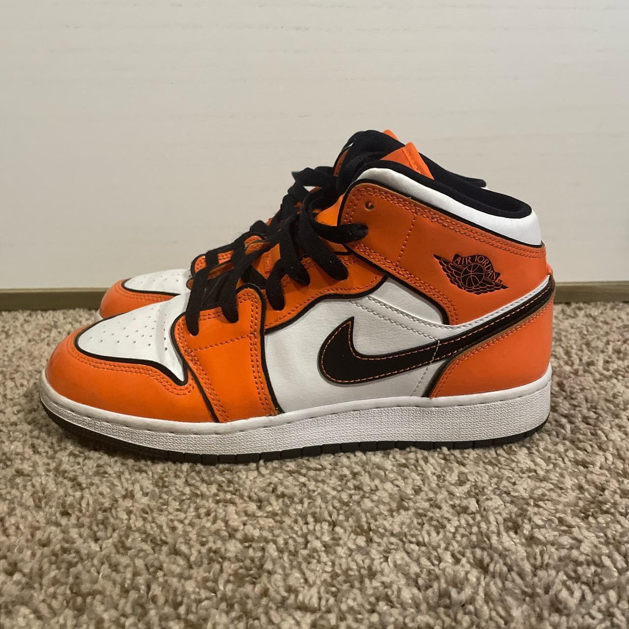 2021 Air Jordan 1 Mid SE ‘Turf Orange’ Size 6Y - Depop
