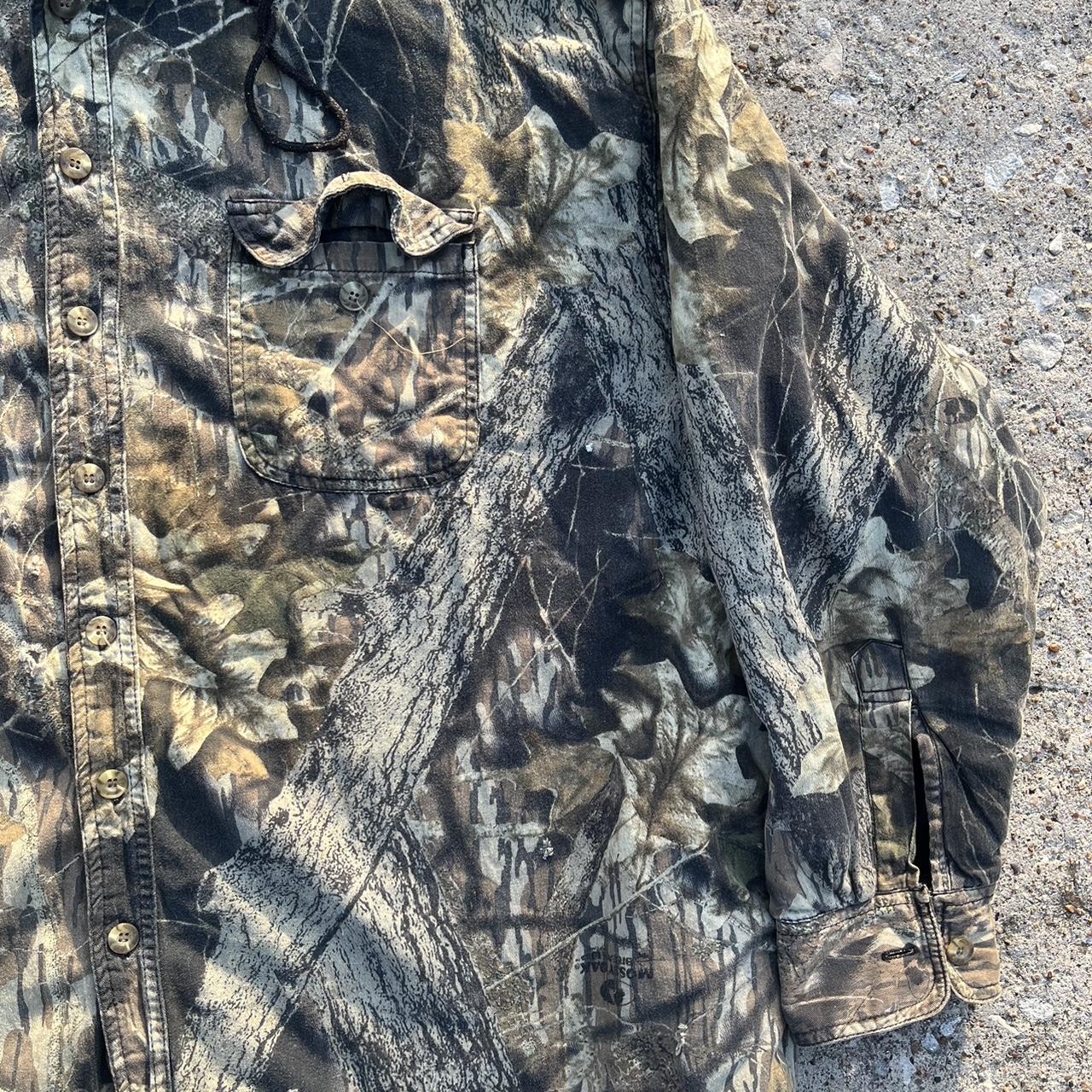 Duxbak workwear woodland camo realtree print button... - Depop